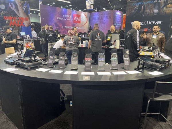 NAMM 2024 MXL, 64AUDIO, Westone Labs, Ultimate Ears 전시회 스케치, UE 웨스톤랩 ...